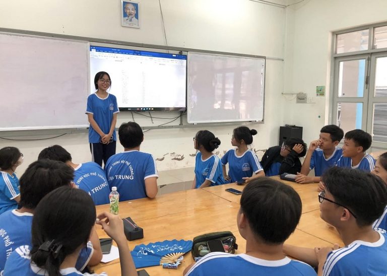 Mẫu đồng phục trường THPT Linh Trung Thủ Đức